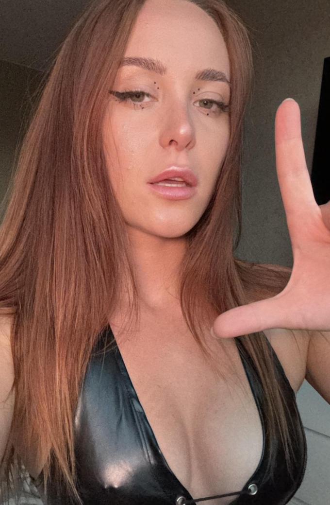 Findom Goddess Daria ’s Official Social Fan Page | LoyalFans