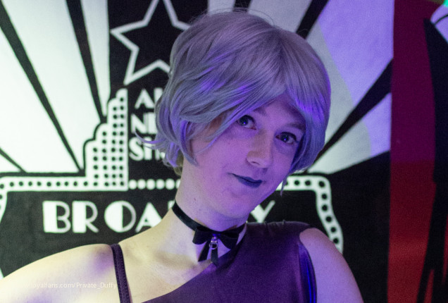 Femme latex creature inflates and plays with null bulge and balloon ...