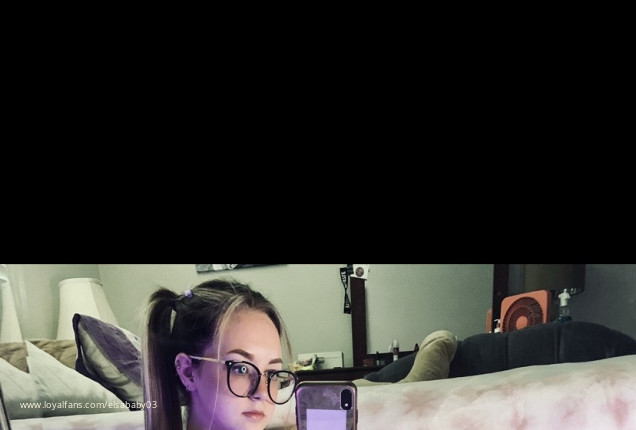 Get down on your knees - ElsaBaby03 Official Photos | www.Loyalfans.com