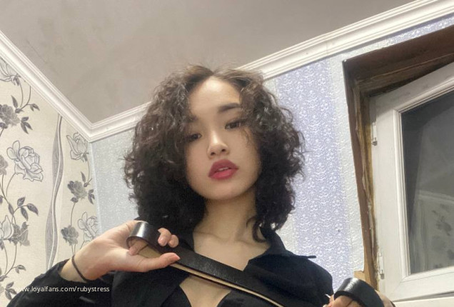 She emboldened her dominance, commanding her partner to kneel and worship her🐶👠 - Asian Mistress ...