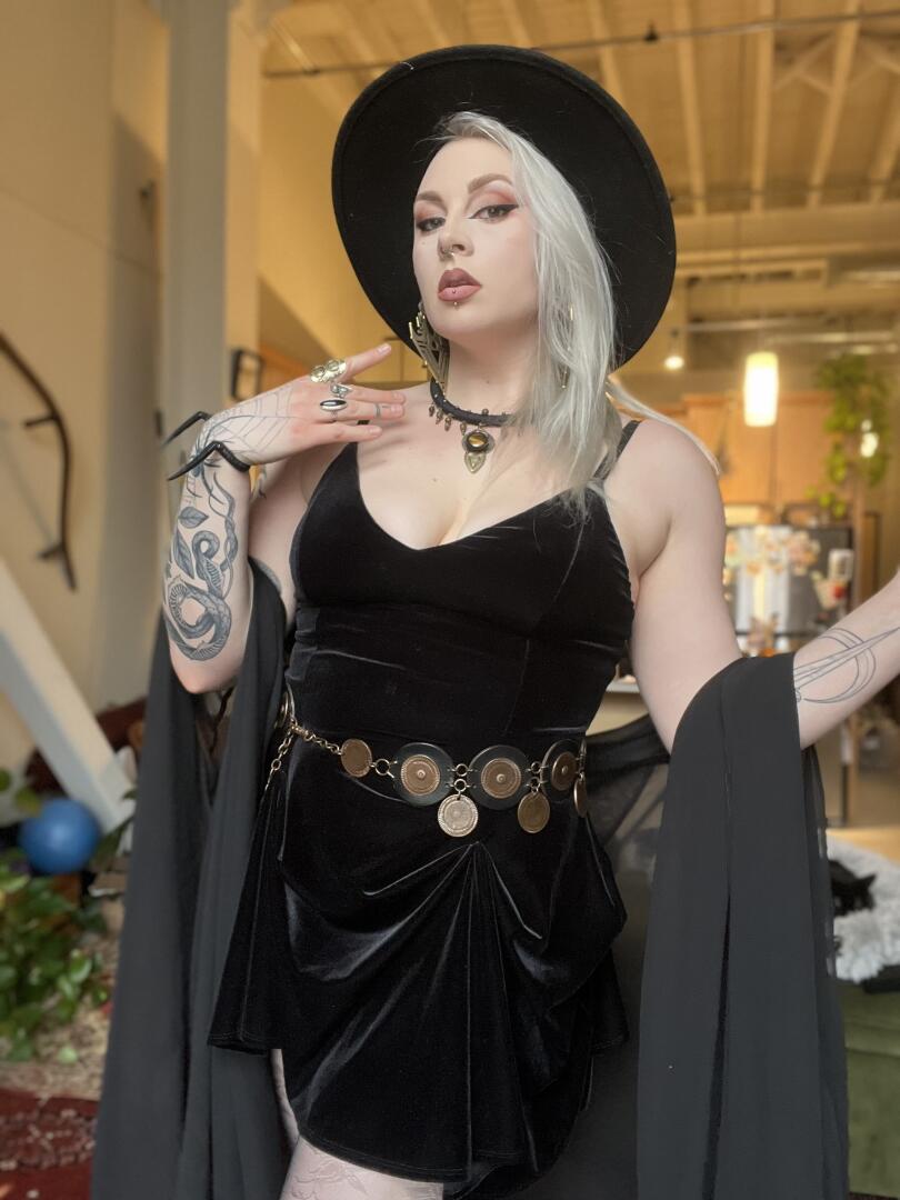 Sorceress Cyra’s Official Social Fan Page | LoyalFans