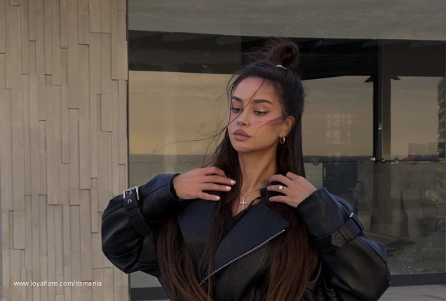 Beach Day & Chill - ITSMARIIA Official Photos | LoyalFans