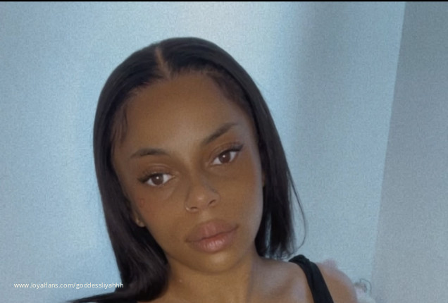 A literal goddess 👸🏽 - Findom Goddess Liyah Official Photos | LoyalFans