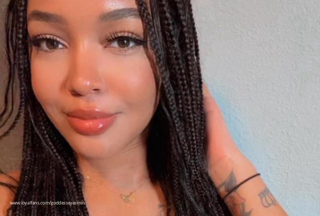 Jeans and Ass Worship - Goddess Yas Official Profile | www.Loyalfans.com