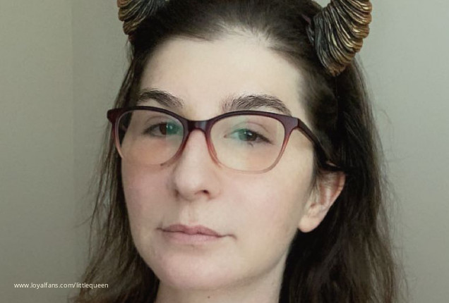 Here’s a lovely A photo for you. - Little Queen Official Photos | www ...