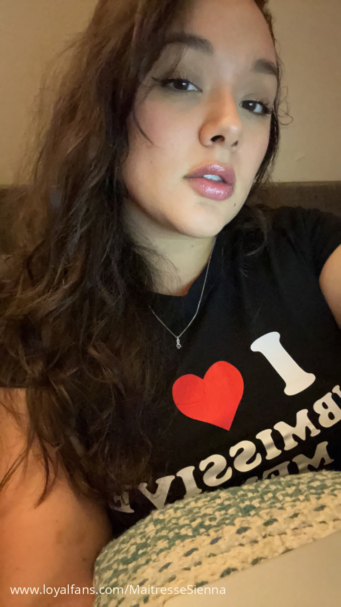 Introduce yourself to your Maitresse. - Maitresse Sienna Official Photos | www.Loyalfans.com