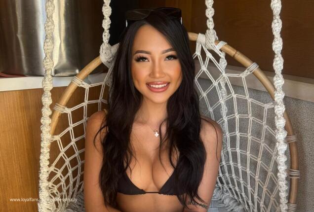 i wake up extra hot, u wake up extra broke - Goddess Truuly Official Photos | www.Loyalfans.com