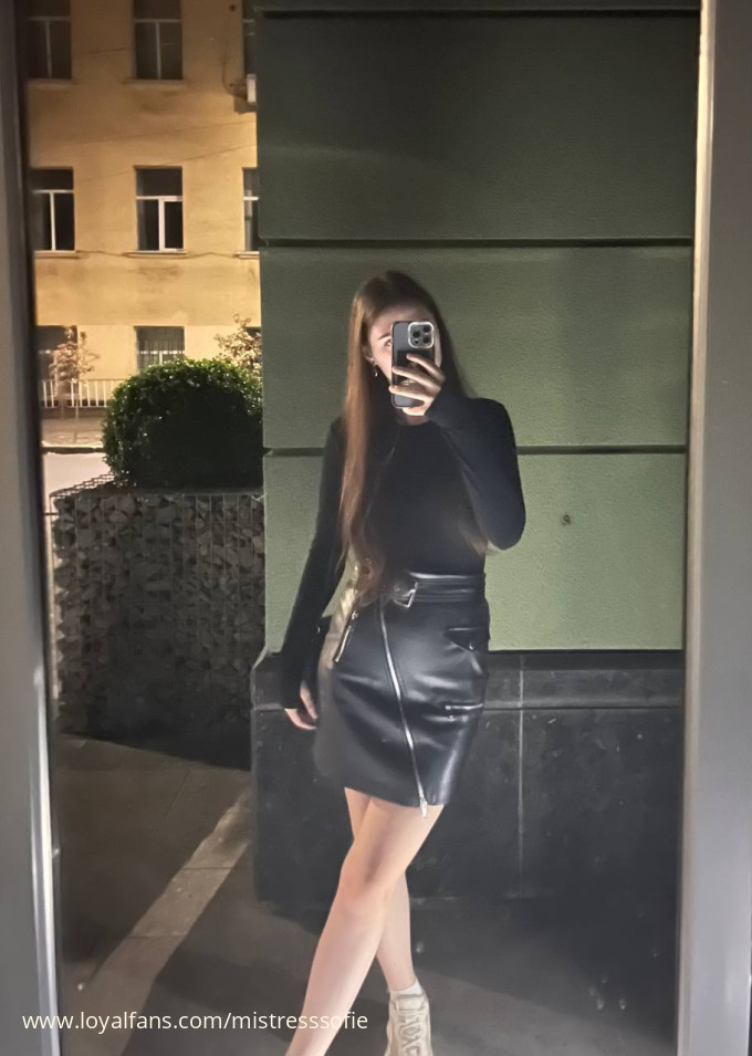 😌🙄Goddess Sofie future BDSM Queen🫠😘 - Mistress Sofie Official Photos | LoyalFans