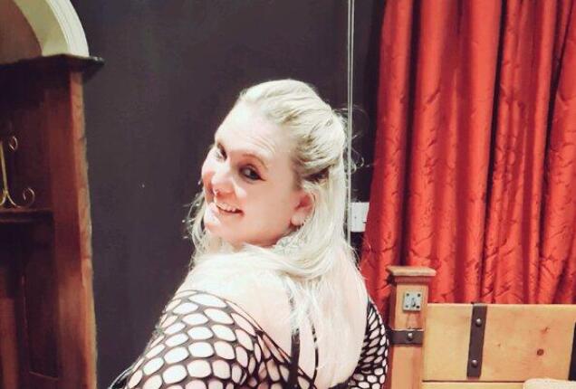 Butt perfect for squashing 😋 - Peggy DeVille Official Photos | www ...