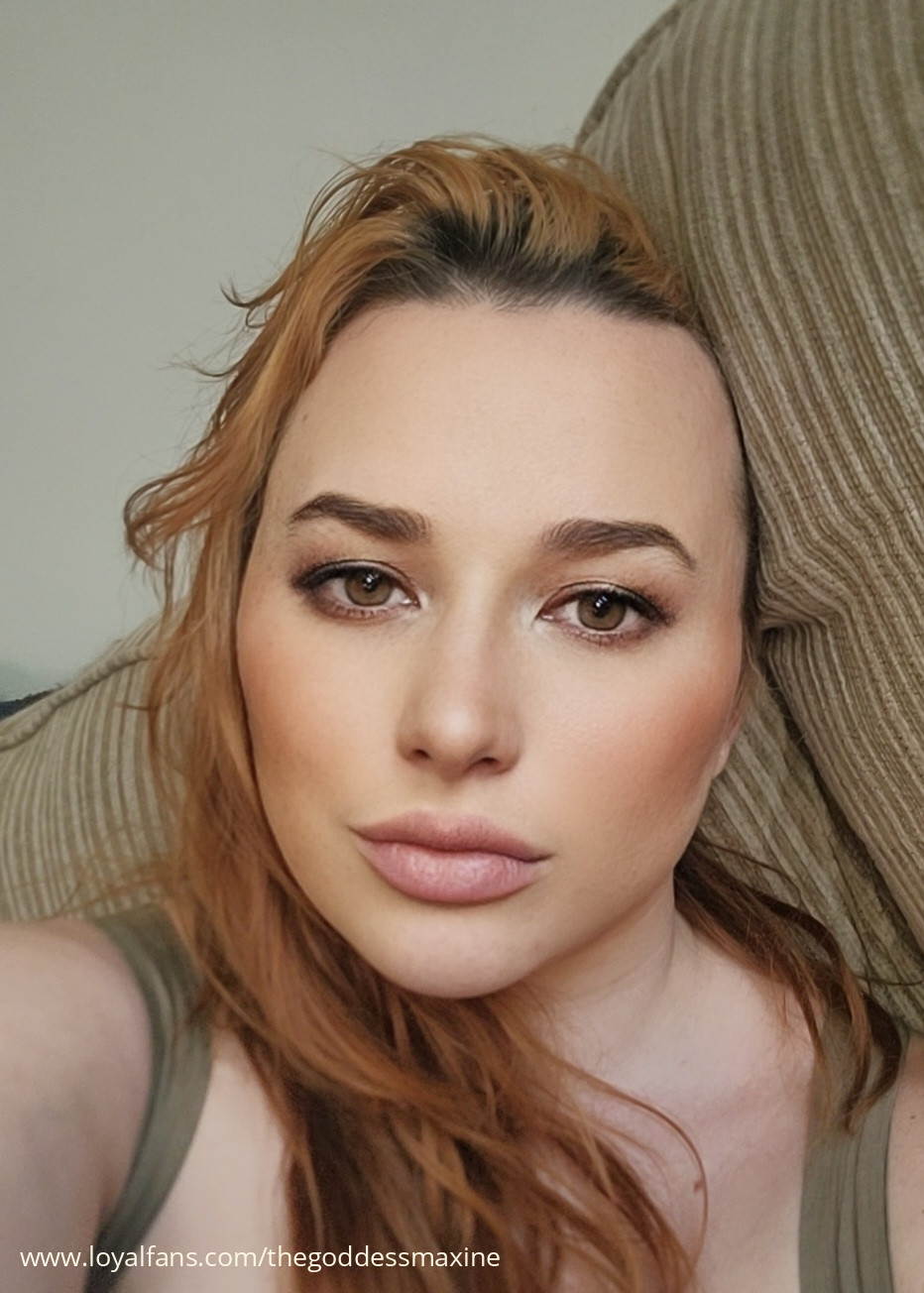 TheGoddessMaxine’s Official Social Fan Page | LoyalFans
