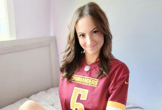 Hail to the Commanders - LonelySweetLiz Official Photos | LoyalFans