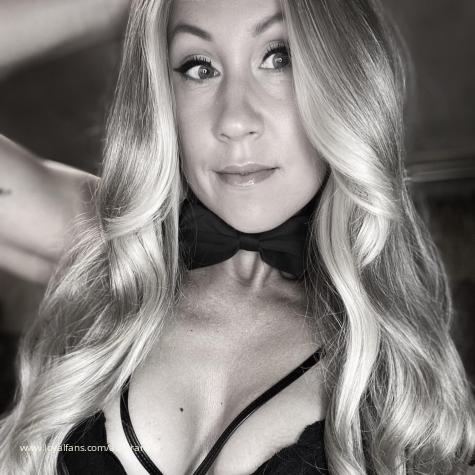 Aurora Rossi’s Official Social Fan Page | LoyalFans