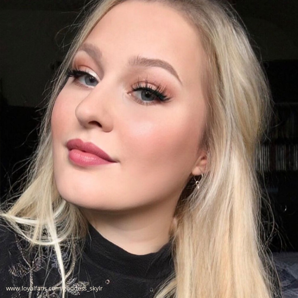 goddessskylr’s Official Social Fan Page | LoyalFans