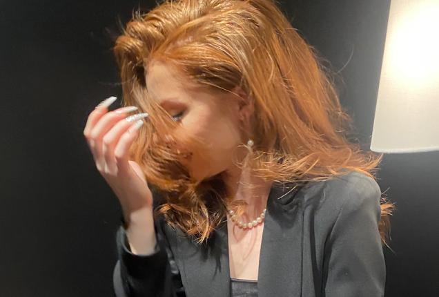 sole and foot worship while i ignore you and read my book - Your ...