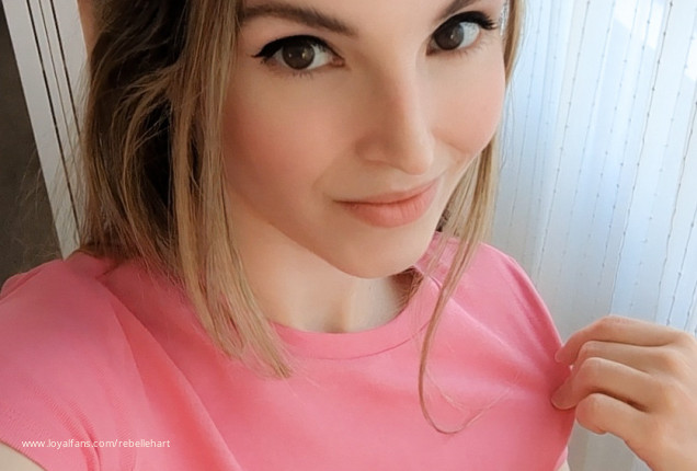 Bad habit, worst nightmare, and the hottest brat on the internet 🍒 ...