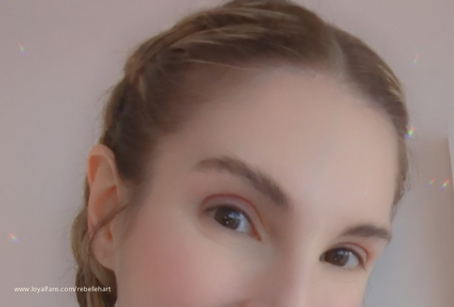 Vacation Princess - Check your DMs for a voice note telling you alllll ...