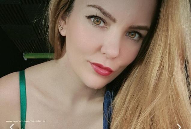 Touch Yourself (Topless) - Kate Alexis British Hypno Domme ASMR Goddess ...