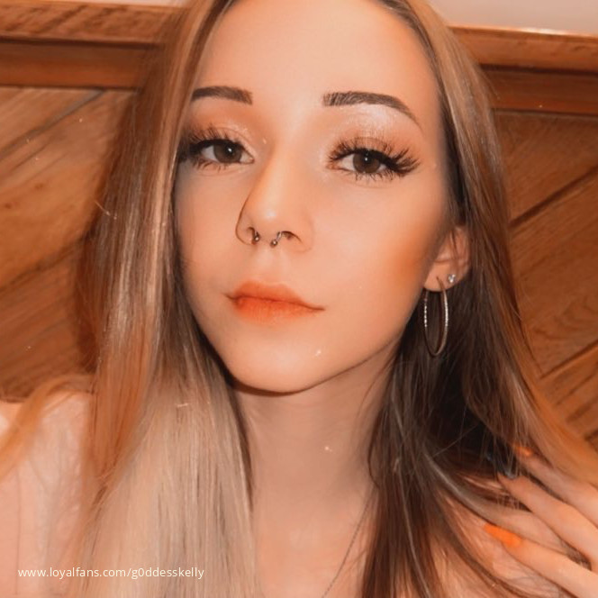 GoddessKelly’s Official Social Fan Page | LoyalFans