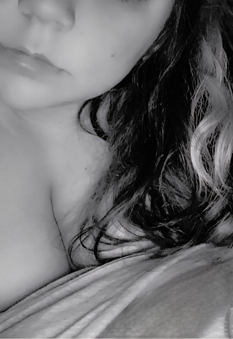 Yasmine Thorne’s Official Social Fan Page | LoyalFans