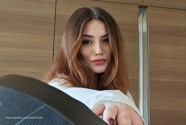 Armpits close up🥵 - Natural Findom Goddess Yulia Official Profile | www.Loyalfans.com