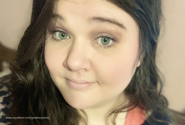 Worship at my feet - Goddess Jamie Official Profile | www.Loyalfans.com