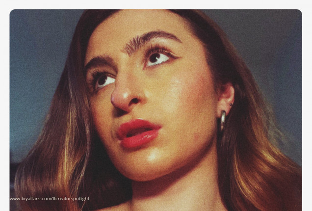 Queen Arie an influencer of devastating financial decisions who should ...