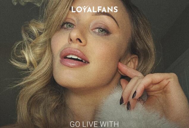 The stars know 🌠 - LF Creator Spotlight Official Photos | www.Loyalfans.com