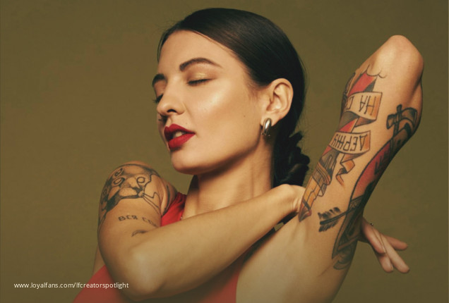 you have come to serve Goddess Alex 🙏👑 - LF Creator Spotlight Official ...