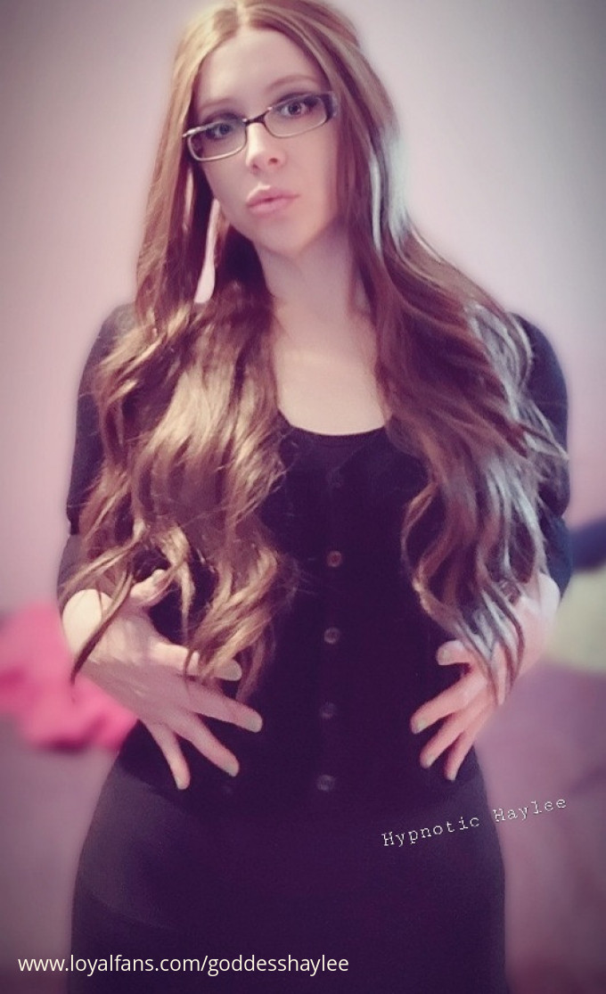 DO I make you weak in the knees? - Goddess Haylee Trance Femdom Findom ...