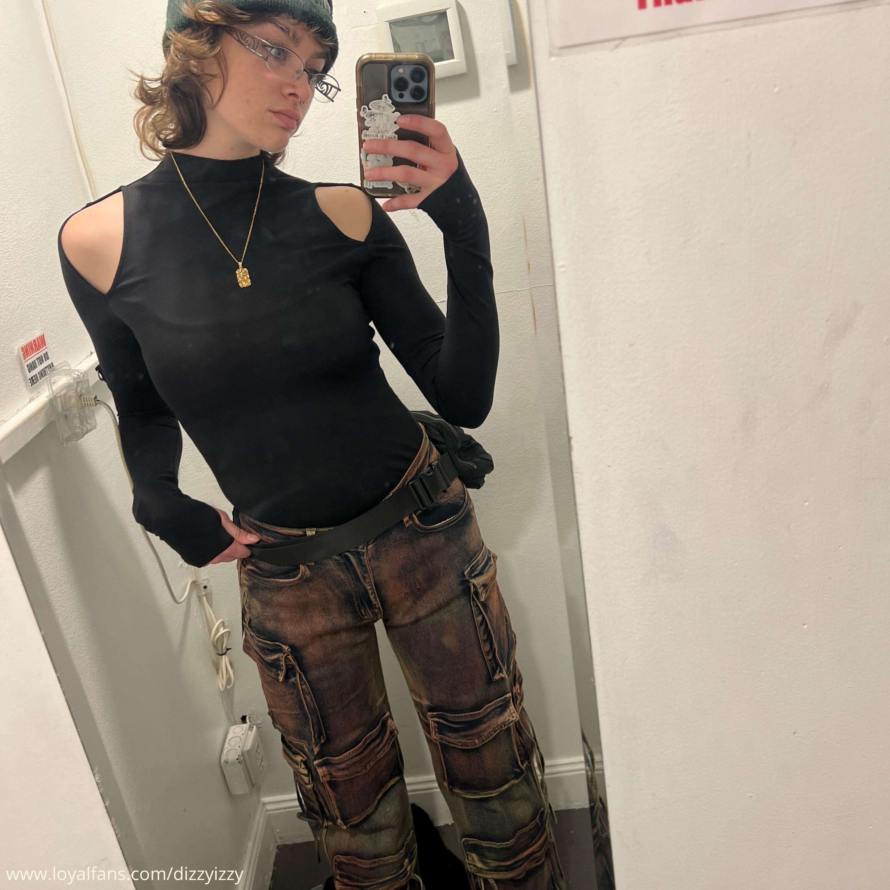 Dizzy Izzy's videos and clips | Official account | LoyalFans