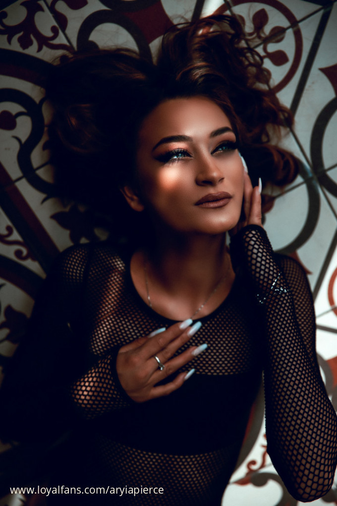 AryiaPierce's Official Social Fan Page | LoyalFans