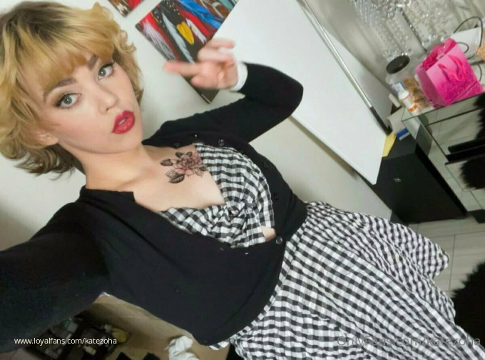 Happy Monday ️ let’s have a great day and have some fun together hehe ...