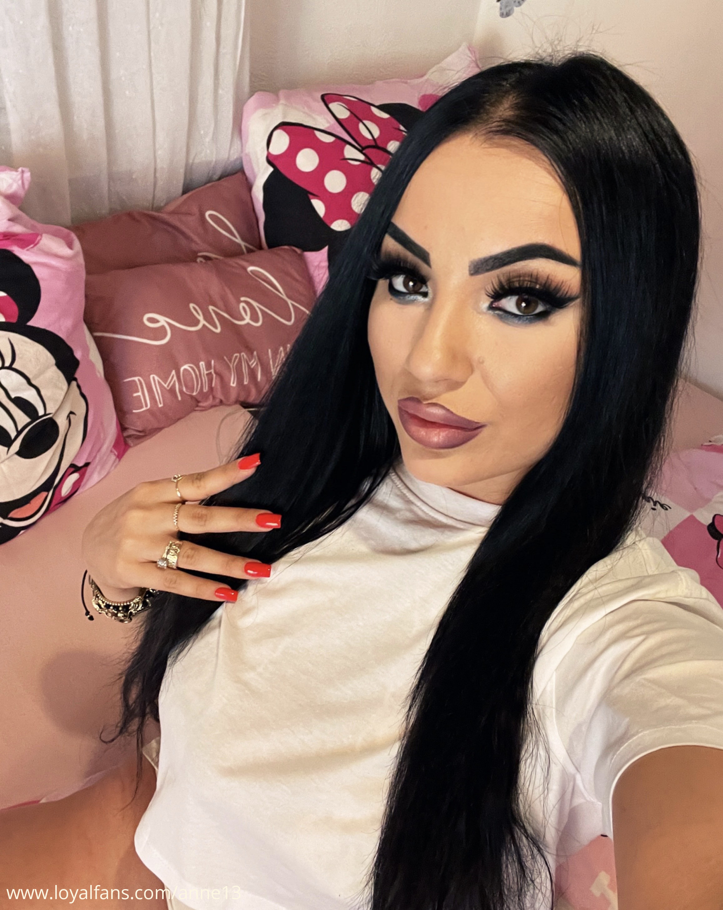 AnneCurvy’s Official Social Fan Page | LoyalFans