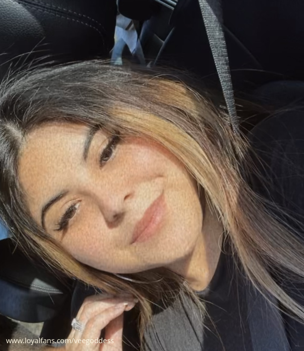 Vee Goddess's videos and clips | Official account | LoyalFans