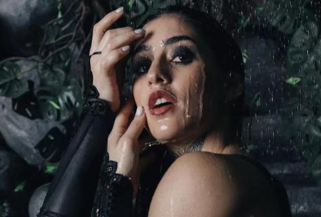 WET LOOK | SWIMMING | STRIP 😈💦 - Blair Explicit Official Profile | www.Loyalfans.com