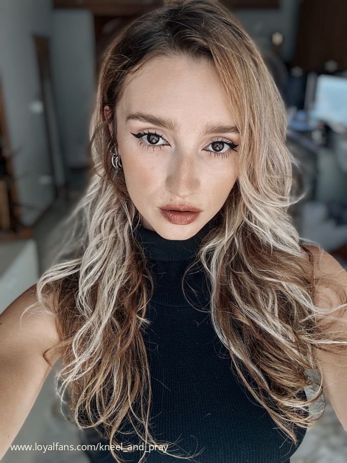 Alla Mephistopheles’s Official Social Fan Page | LoyalFans