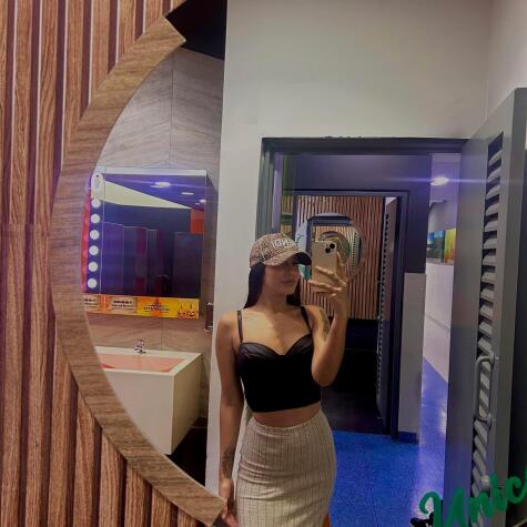 The art of seducing at every curve 🔥 - Boby_Lins Official Photos | www.Loyalfans.com