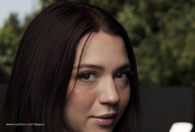 pics - rileyjean Official Photos | www.Loyalfans.com