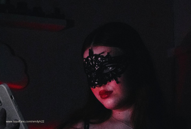 I’m too hot for you to handle 😇 - Goddess Emily22 Official Profile ...