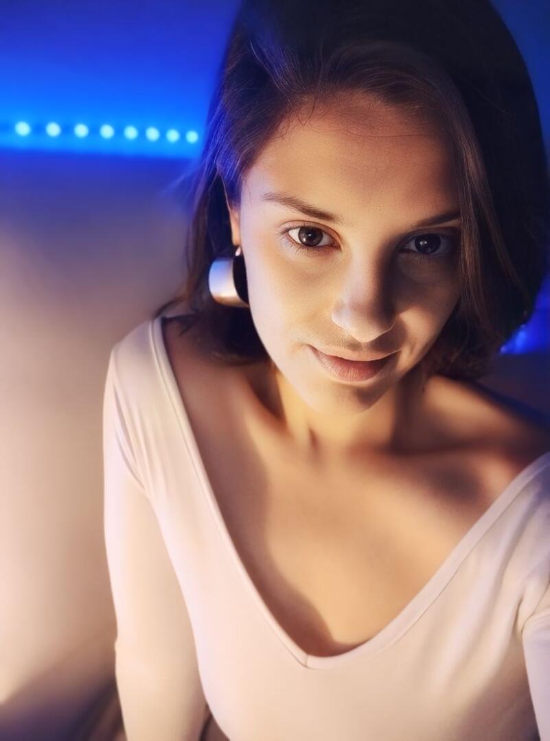 Beth Queen's Official Social Fan Page | LoyalFans