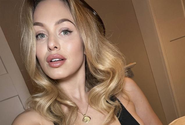 I Want You To Repeat After Me Goddess Evelyn Findom Official Photos