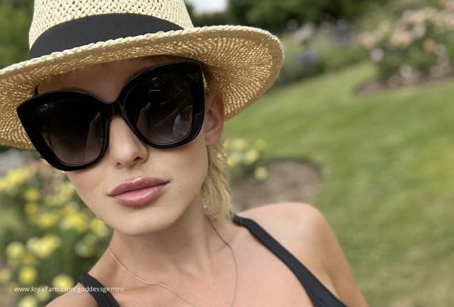 Everyday I Live The Soft Life Goddess Evelyn Findom Official Photos