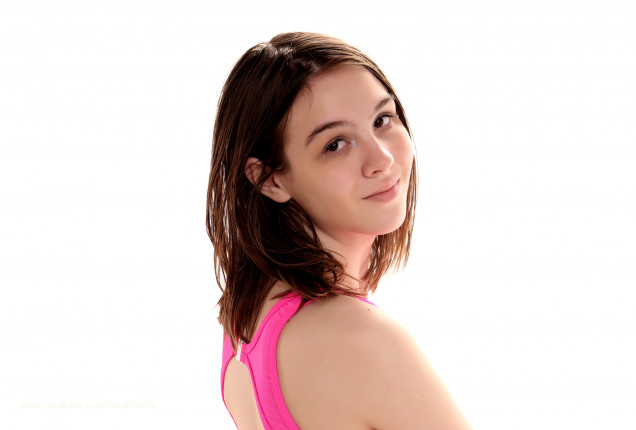 Mewchii Fey Sister Slap Fight In Classroom With Ziva Fey - MewchiiFey ...