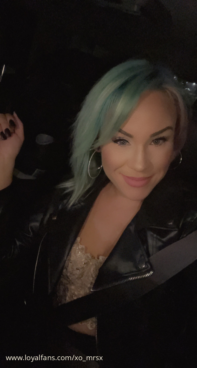 xoMrsX’s Official Social Fan Page | LoyalFans