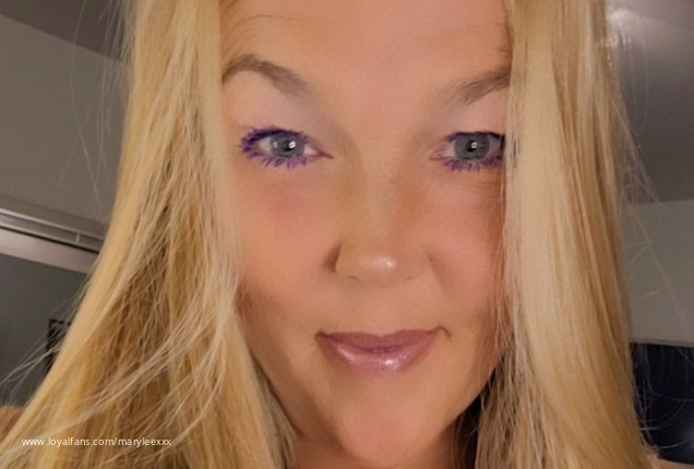 Live 10:05 p.m. Eastern until? Link in bio💚 - MaryLeeXXX Official ...