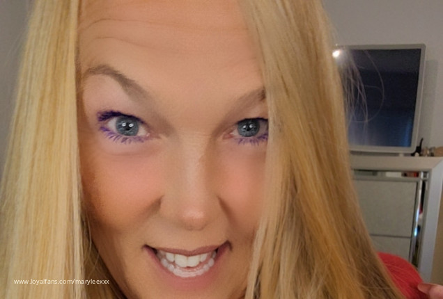 Live 1:15 p.m. Eastern until? Link in bio ️ - MaryLeeXXX Official ...