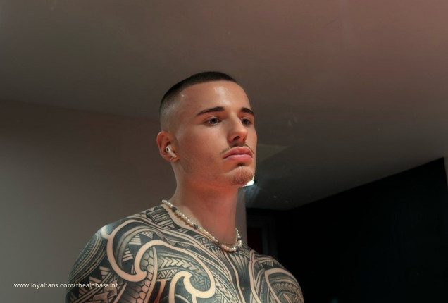 Short. Silent. Close up Perfect Alpha sweaty Feet. - Alpha God Saint ...