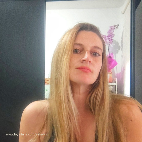 I'm a normal girl - AliceWild Official Photos | LoyalFans