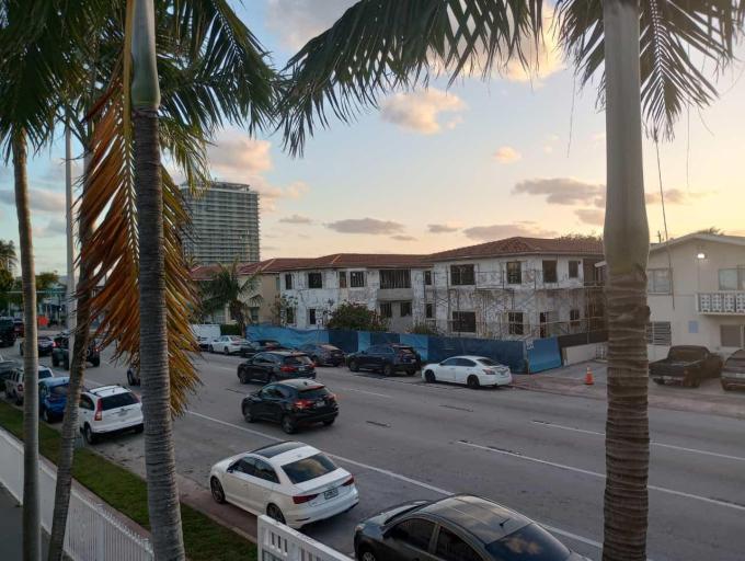 MIAMI BEACH'S BALCONY! - PaparazziModeON Official Photos | www ...