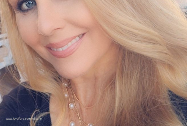 Howdy... - Julia Ann Official Photos | www.Loyalfans.com